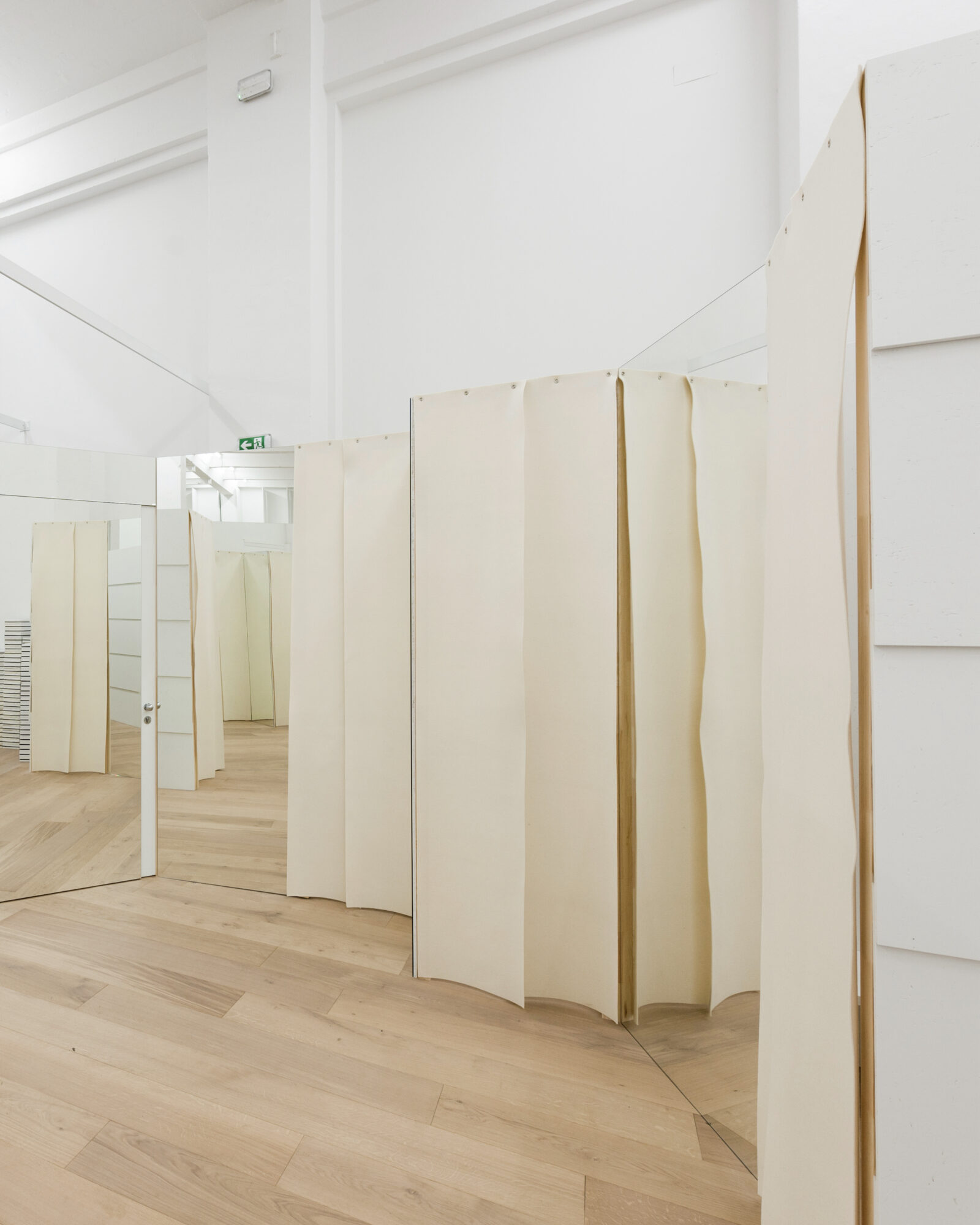 Store 81 - ANDREAS MURKUDIS