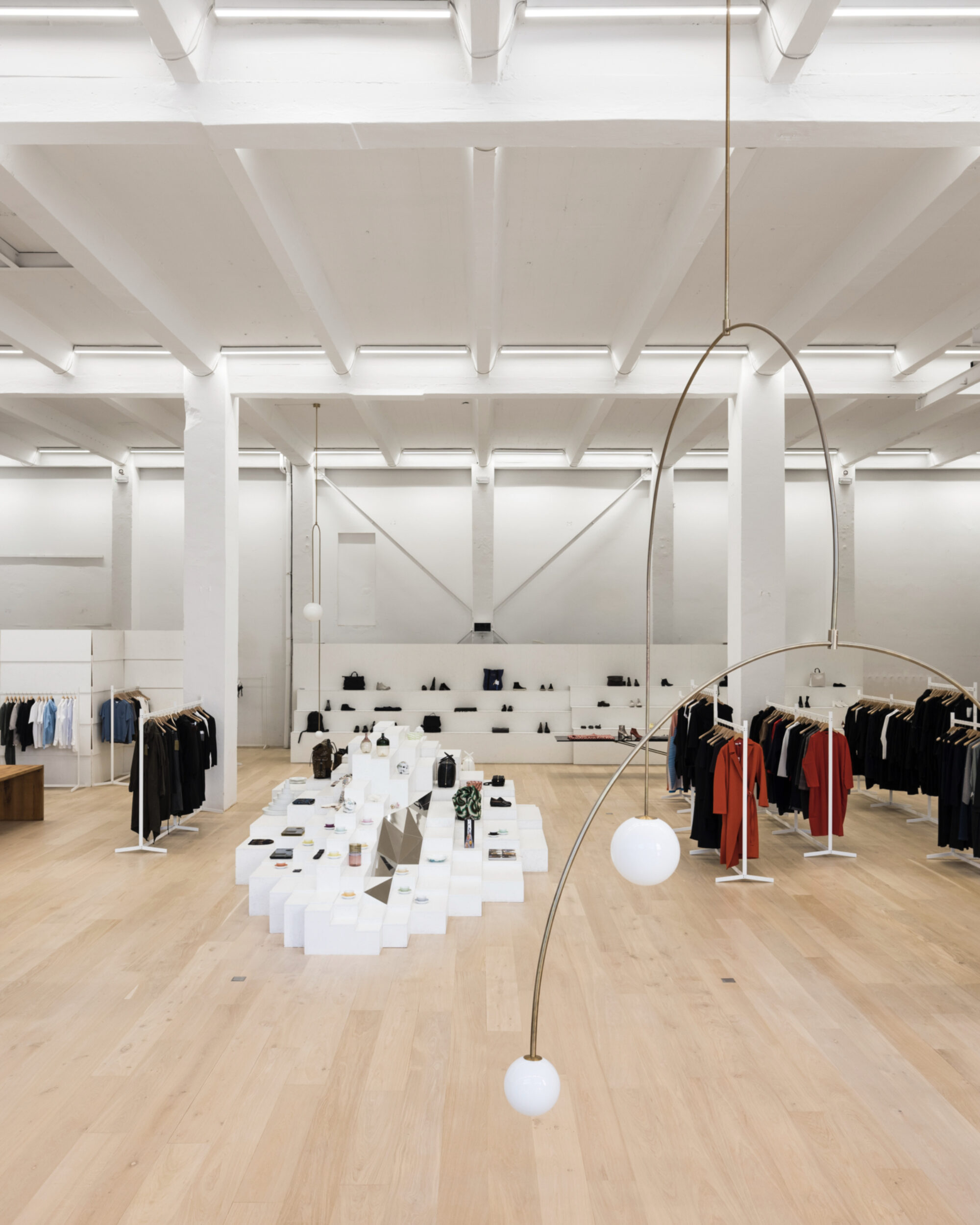 Store 81 - ANDREAS MURKUDIS